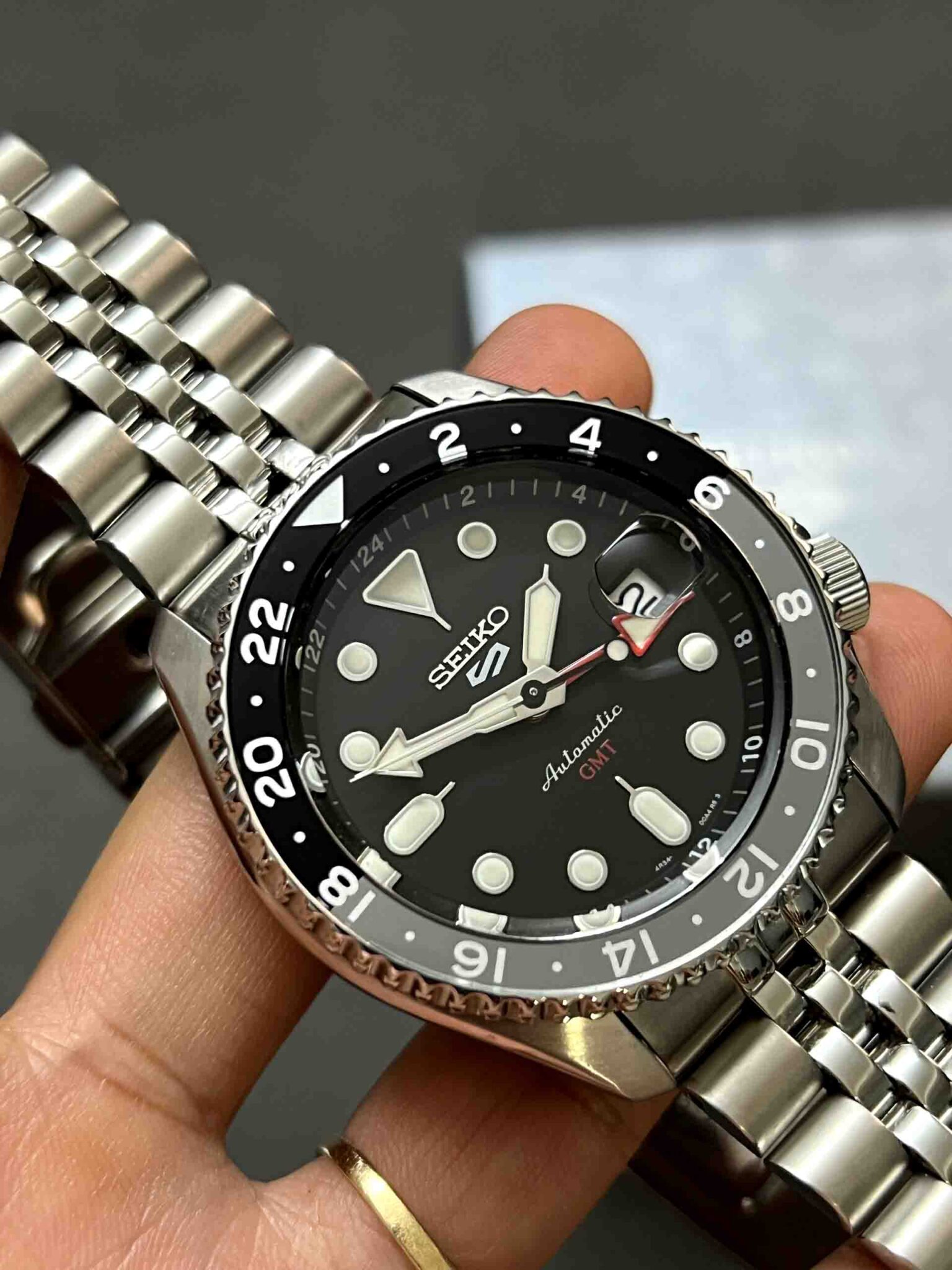 Seiko 5 GMT SSK001 Second Hand 42.5mm - Likenew - Smile Watch